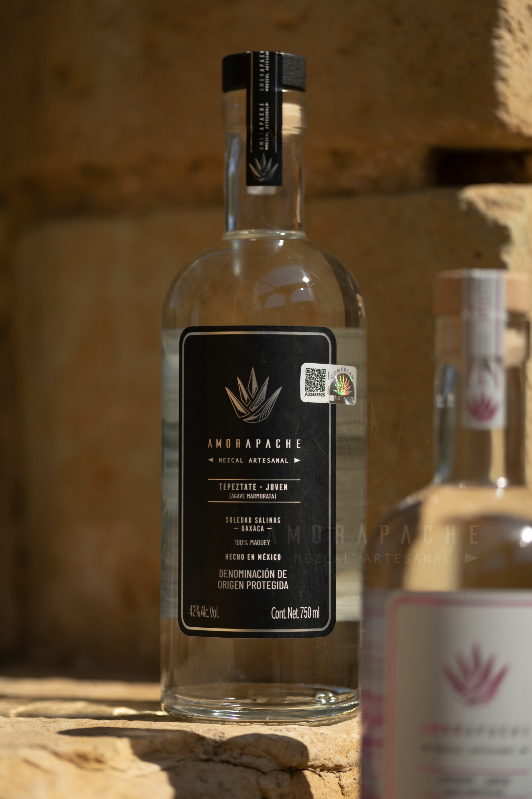 Conoce el Mezcal "Amor Apache", tradición en cada trago. - Maple Space